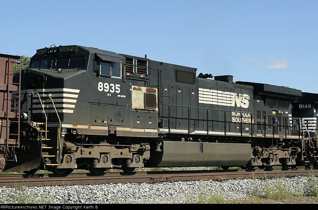 NS 8935